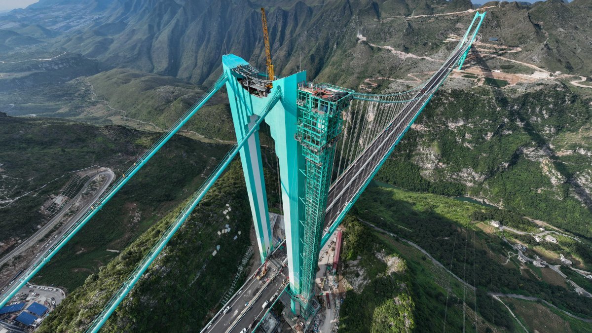 The World’s Tallest Bridge Opens in China, Stands Nine Times Taller ...