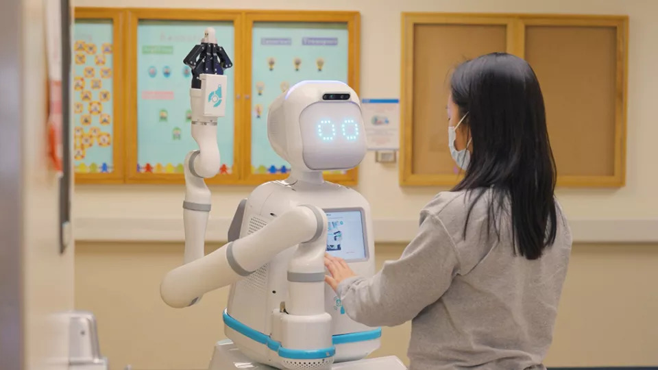 🤖 🏥 How Robots and Artificial Intelligence Are Saving Lives in Los ...