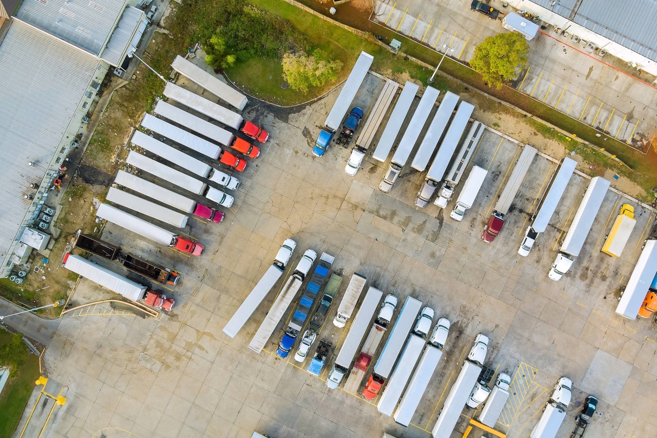 How to choose the right location for industrial outdoor storage