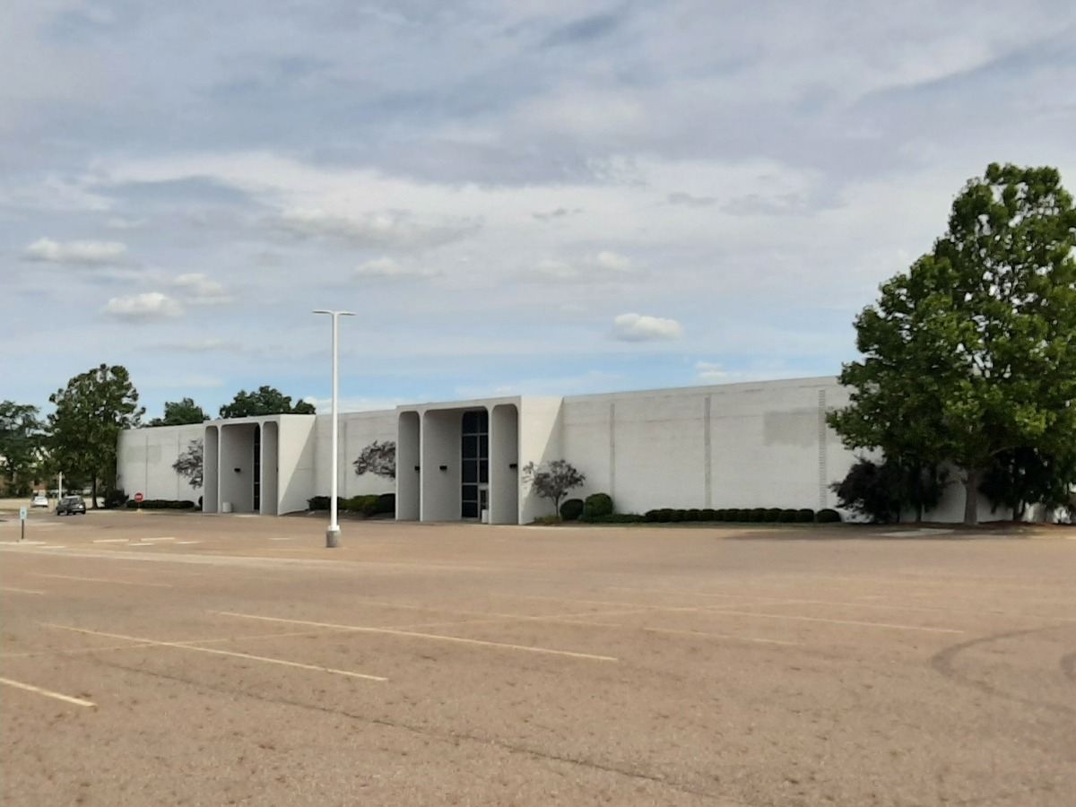 What’s going on with these five vacant commercial buildings in Stow ...