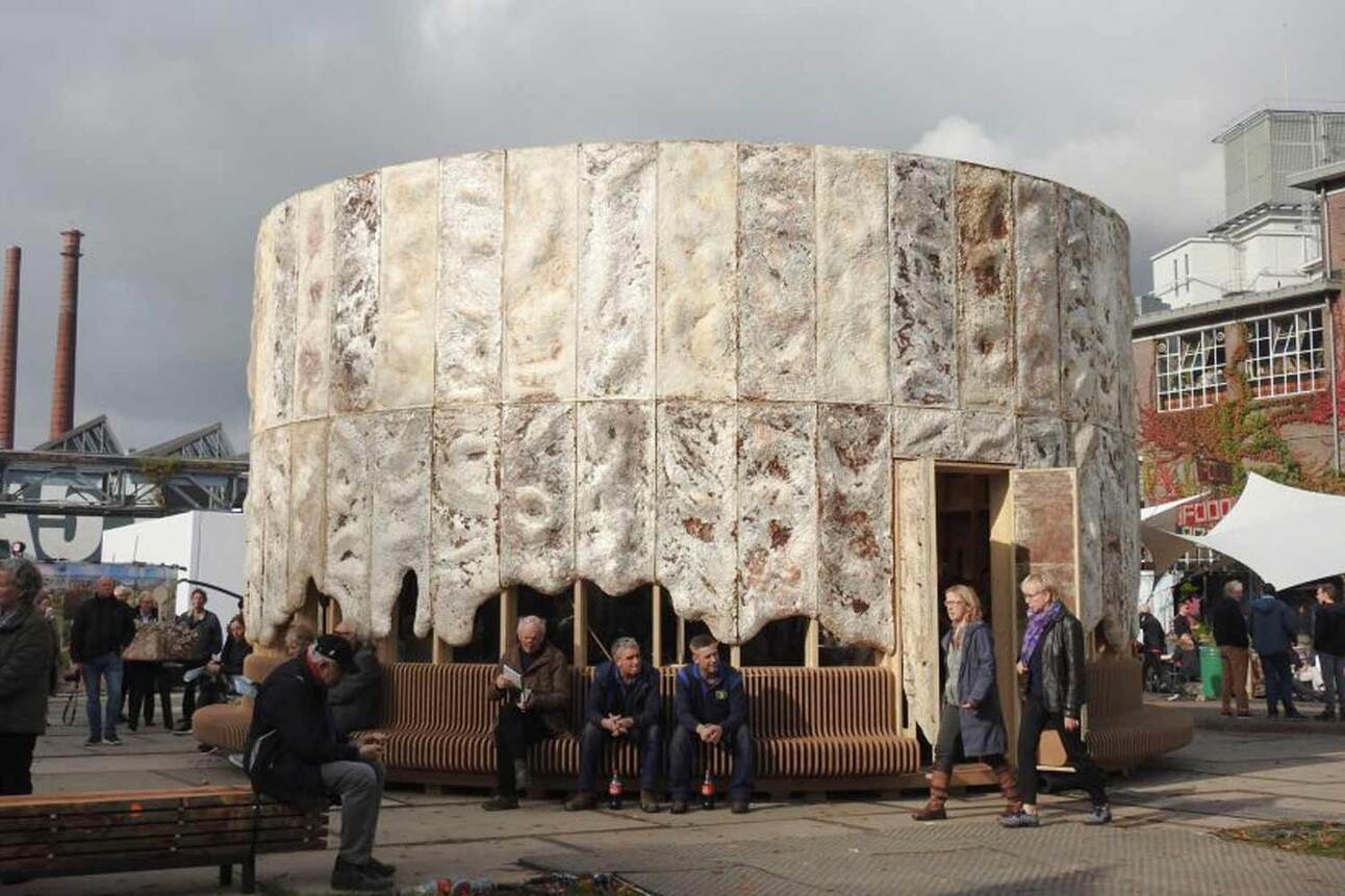 How does mycelium serve as a sustainable building material?