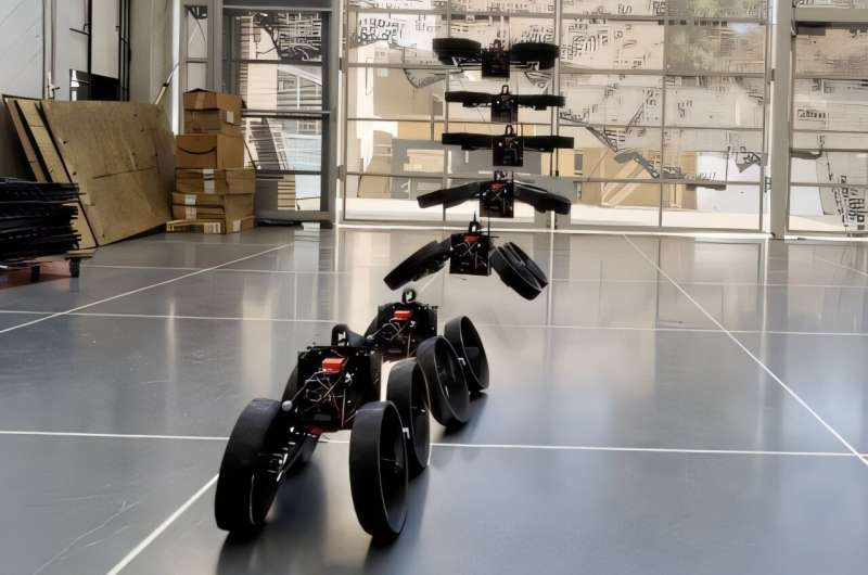🟩 Real-Life Transformer Robot Morphs in Mid-Air