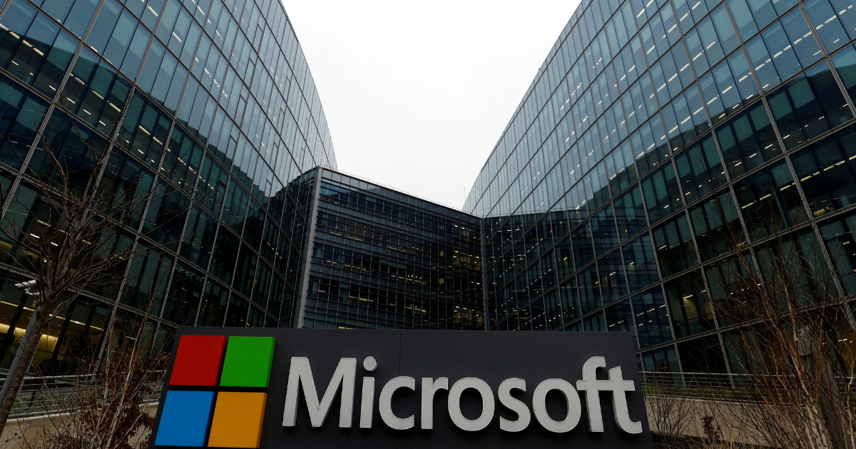 🤖 Microsoft Hits $3 Billion Market Cap