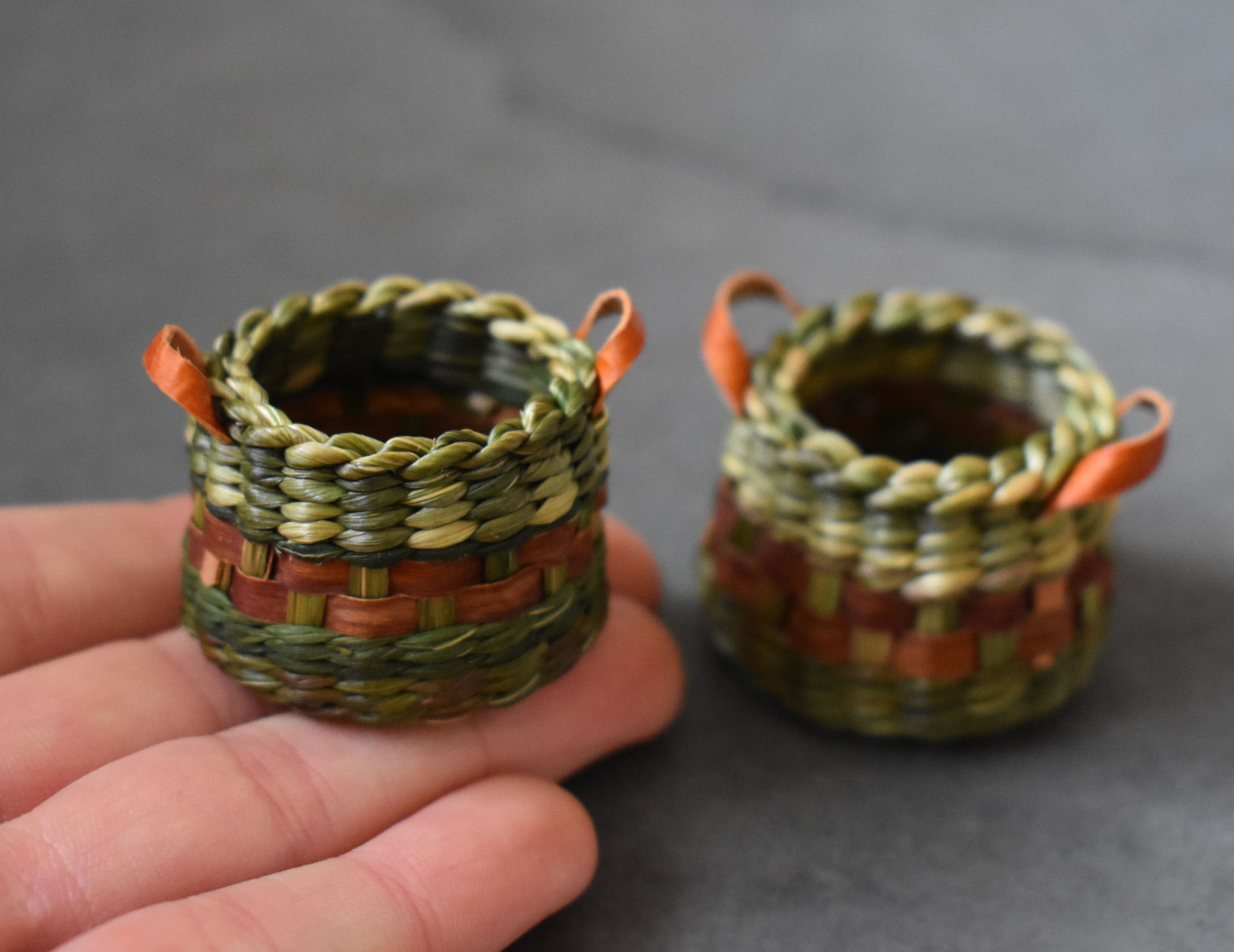 Impressive Miniature Baskets Woven from Invasive Plants and Weeds