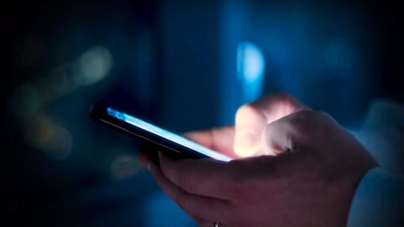 FBI Warns Millions of iPhone & Android Users to Delete Dangerous Text ...