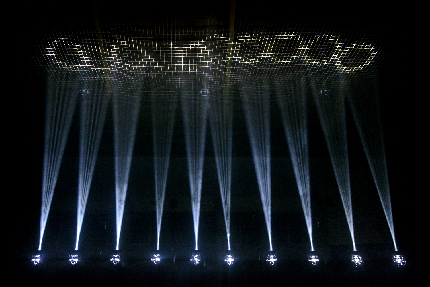 ‘Mechanical Ballet’ Performed by Stage Lights