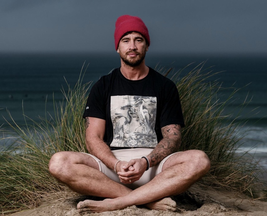 Eating handfuls of clay