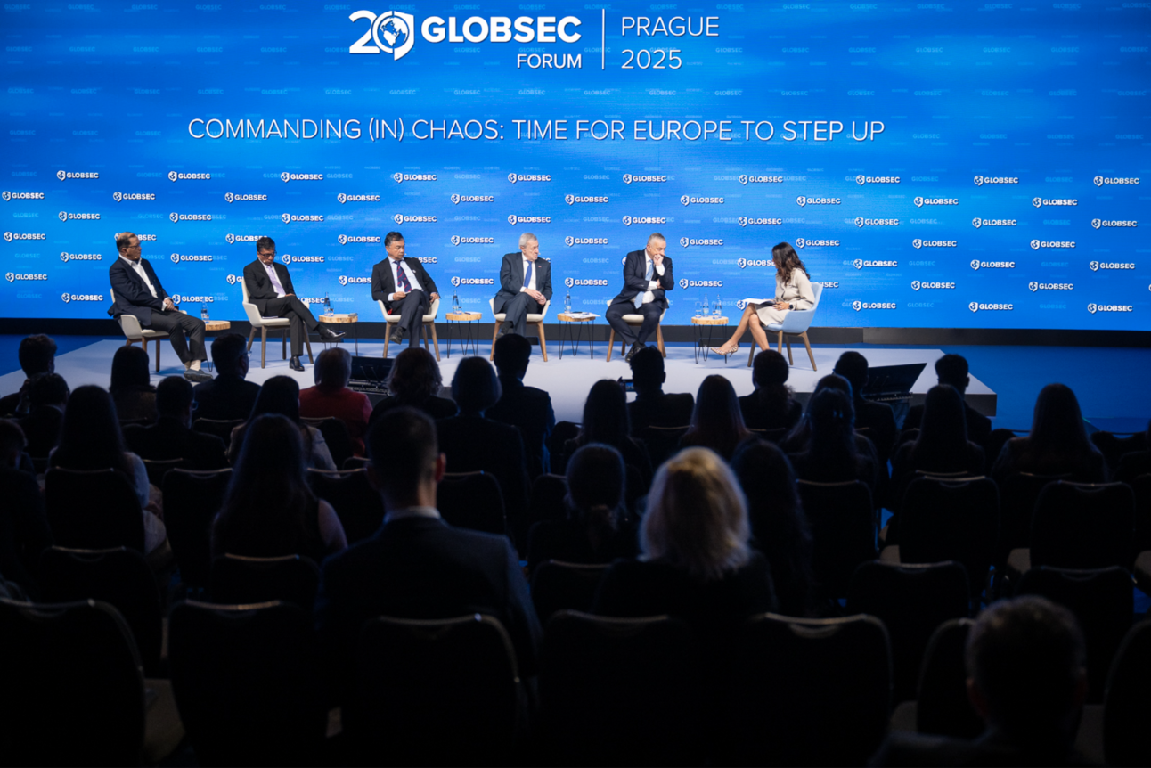 📩 Moment of hesitation