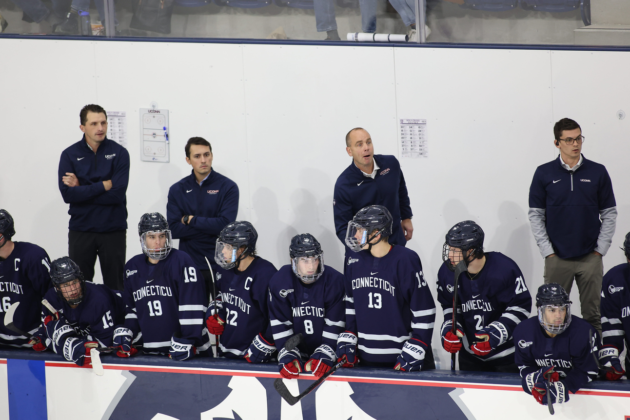 UConn men's hockey adds goaltender Thomas Heaney