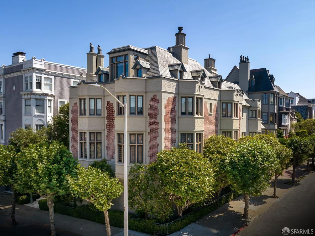 The Golden Gate Manor