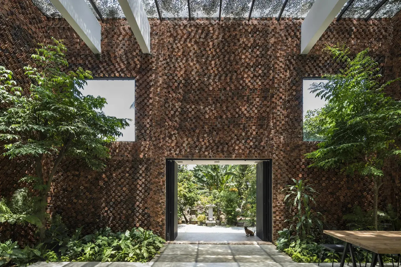 10 Biophilic Interiors That Redefine Nature-Inspired Interior Design
