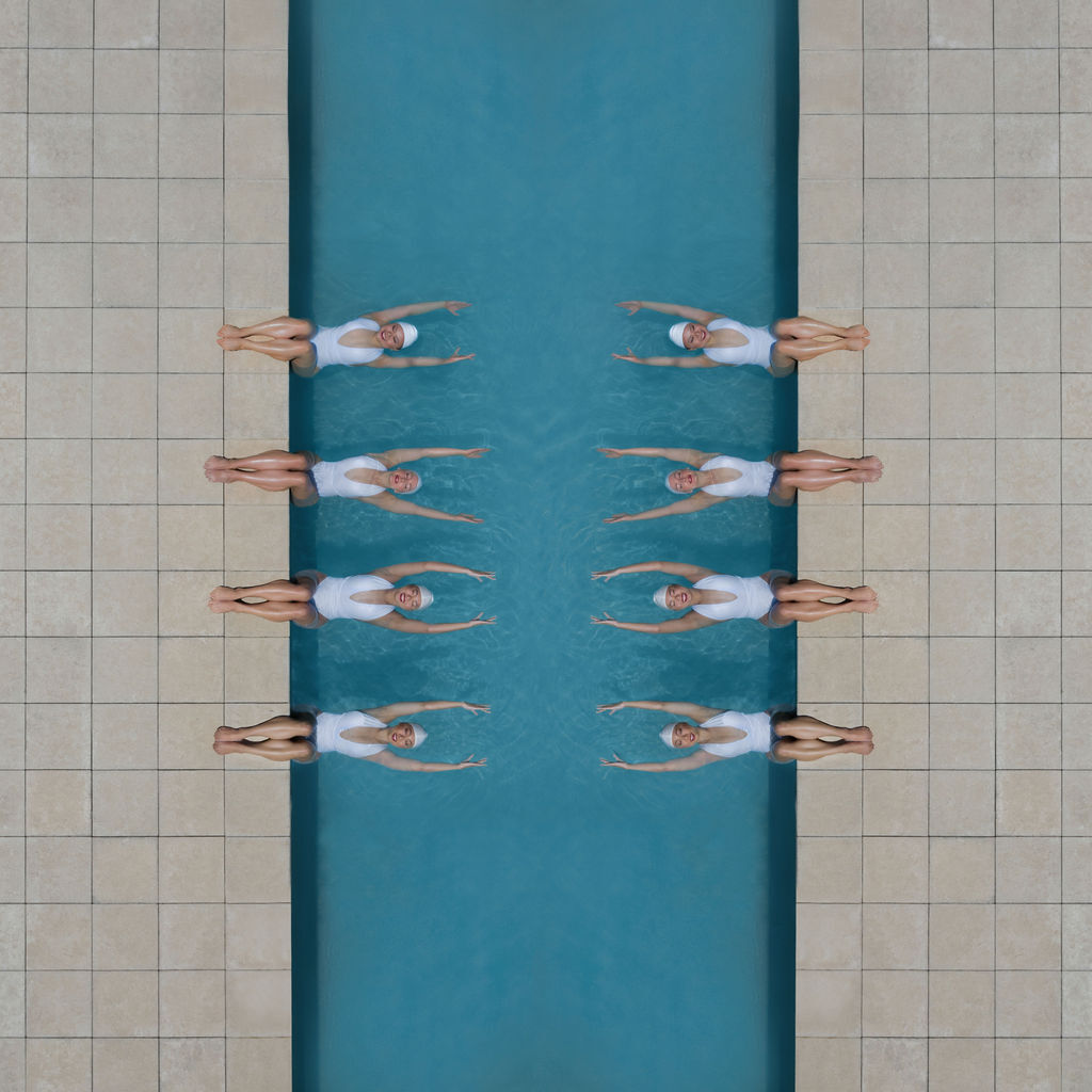 Photographer Brad Walls Captures the Unique Art of Synchronized Swimming