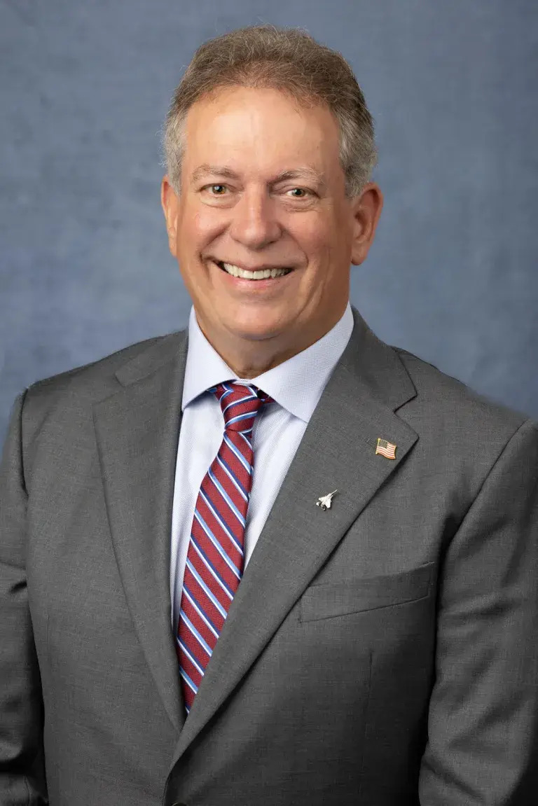 Arnold Mayor Pushes for Public Audit Presentation Instead of Closed Session