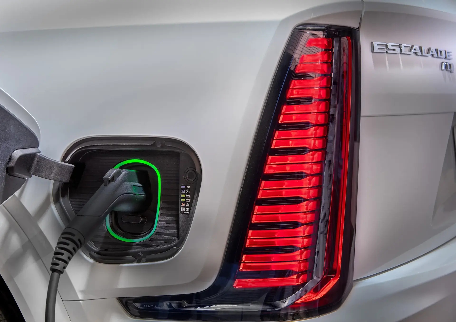 A new speed bump for EV owners and Waymo's robotaxi fleet surpasses 2,000