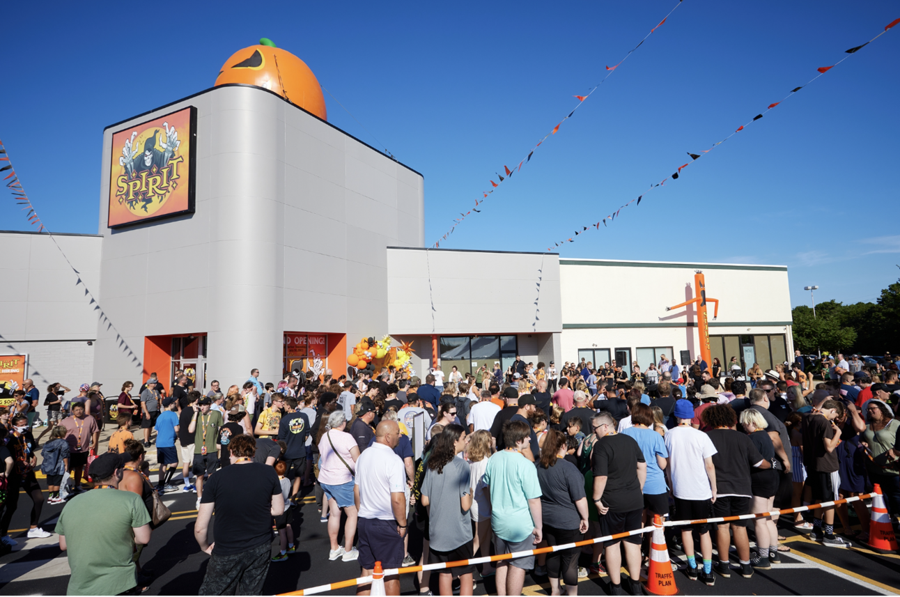 🤝 How Spirit Halloween Stores Work & The Bachelor Pad