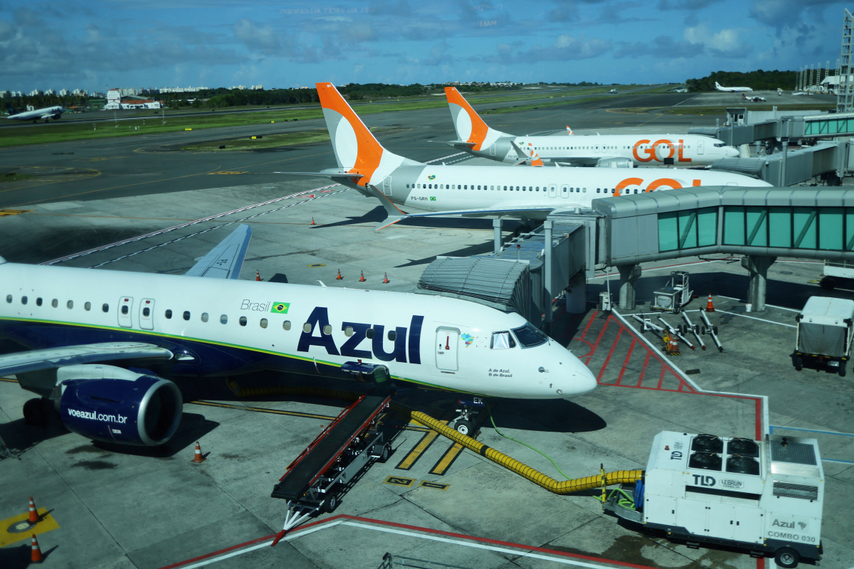 Government favorable to major airline merger