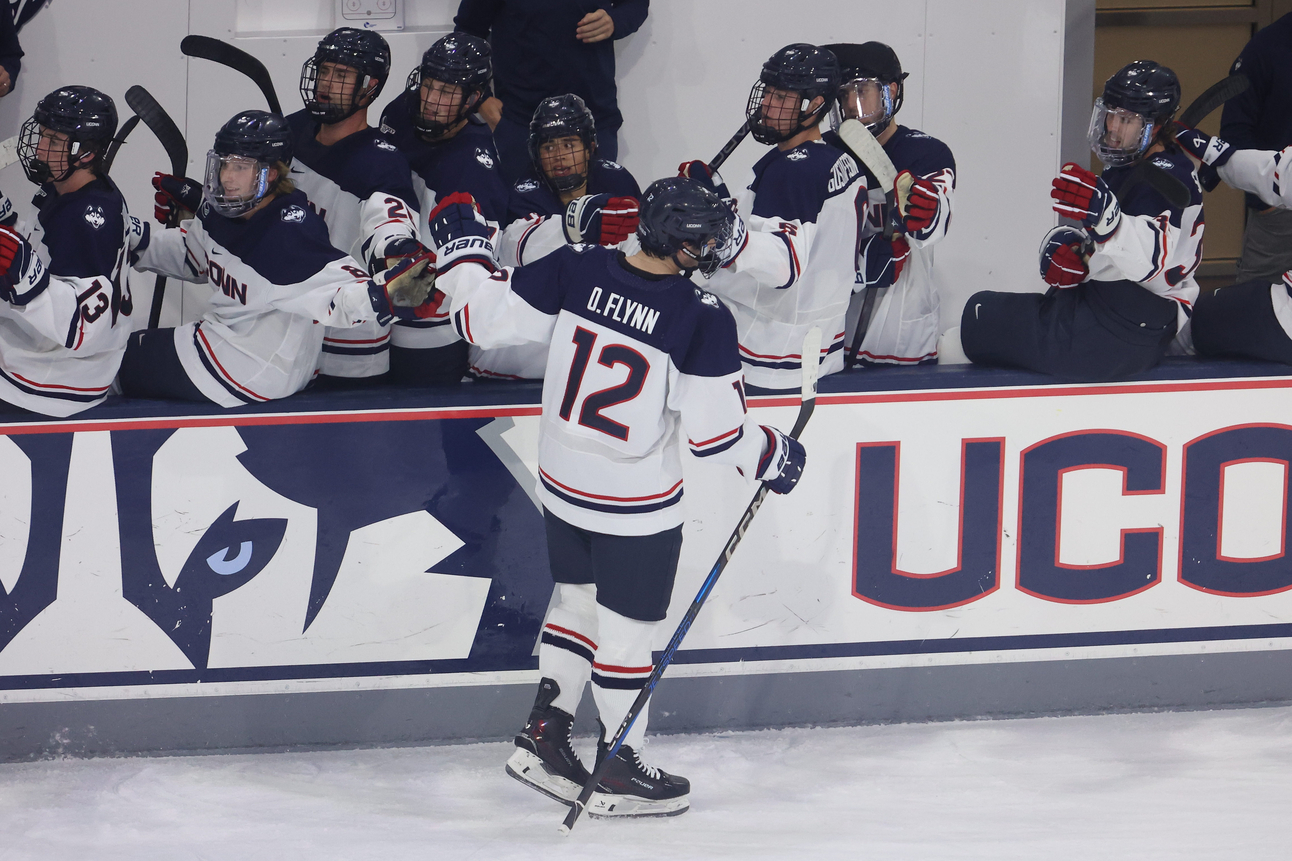 Oliver Flynn transfers to Amherst College