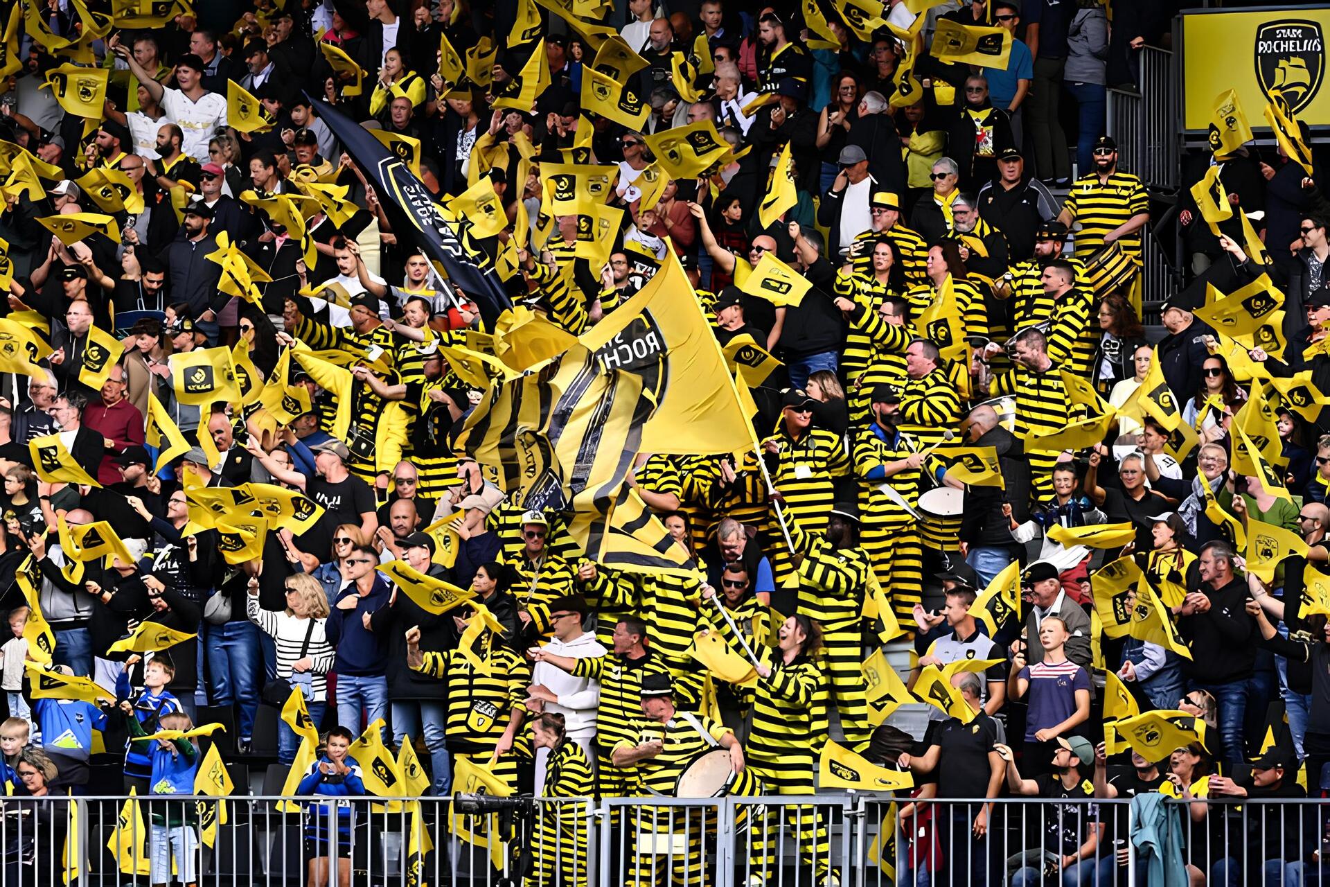 ☕ 10 ans de guichets fermés à la Rochelle, l'Equipe en croissance, 10 ...