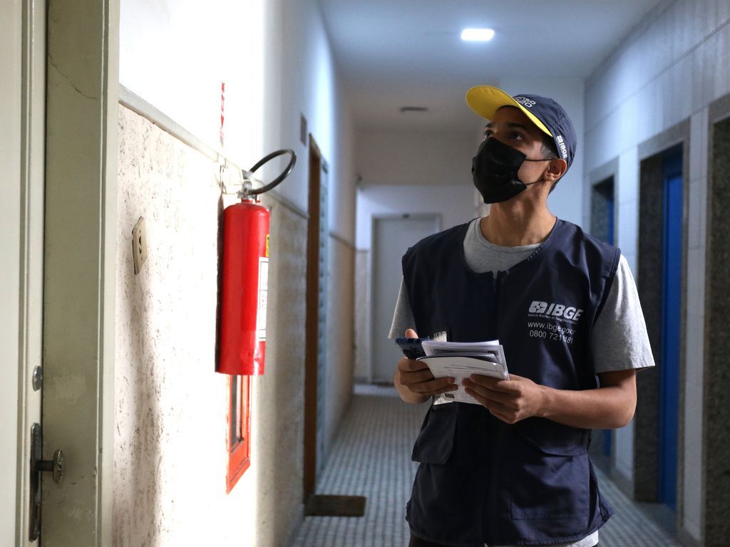 Two years late and short on staff, Brazil’s census faces even more problems