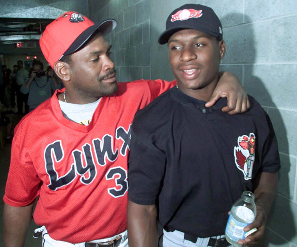 Family Reunion for Ex-Yankee Tim Raines And His Son