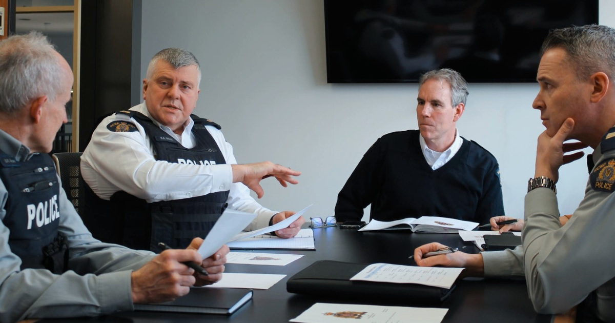 English gangsters brawl with local thugs—and other highlights from ...