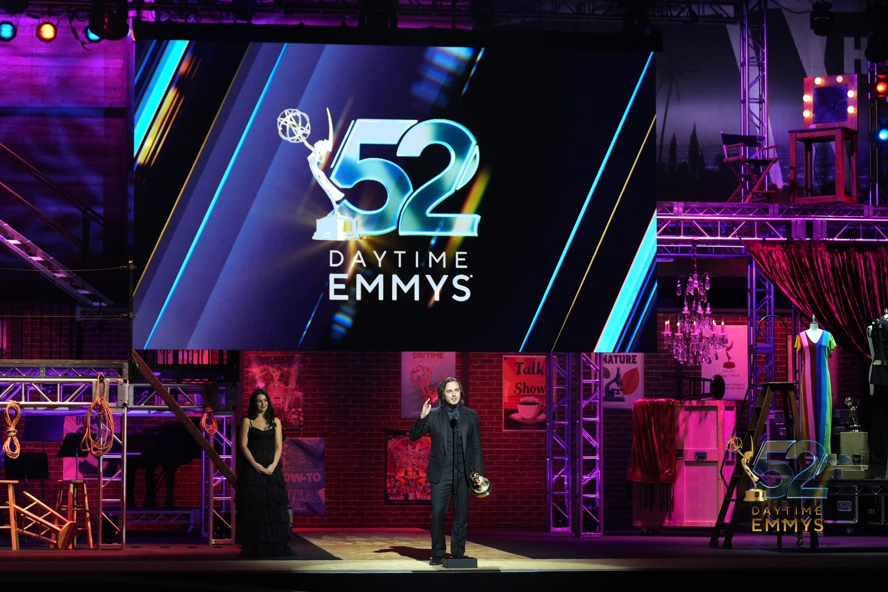 🎬 Hollywood Buzz 💈