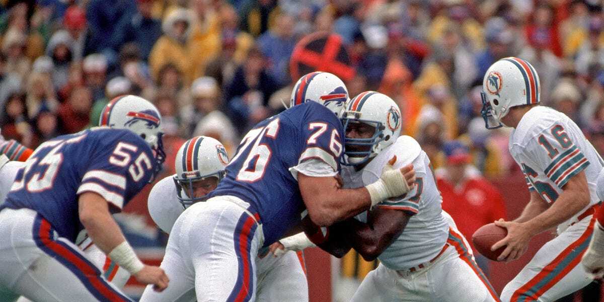 Football 101: Nos. 56 and 55, Dwight Stephenson and Mike Webster