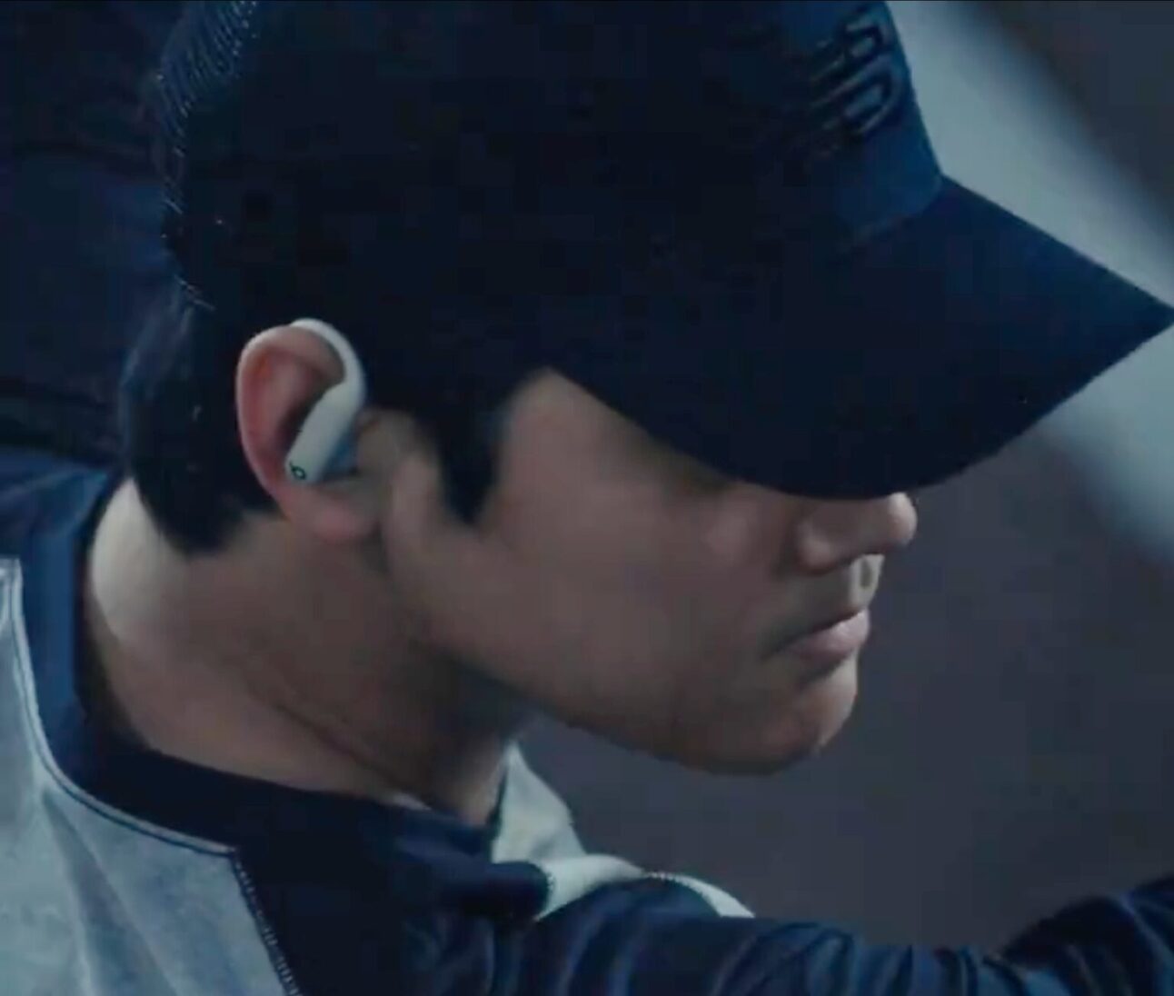 Apple's first earbuds with HRM