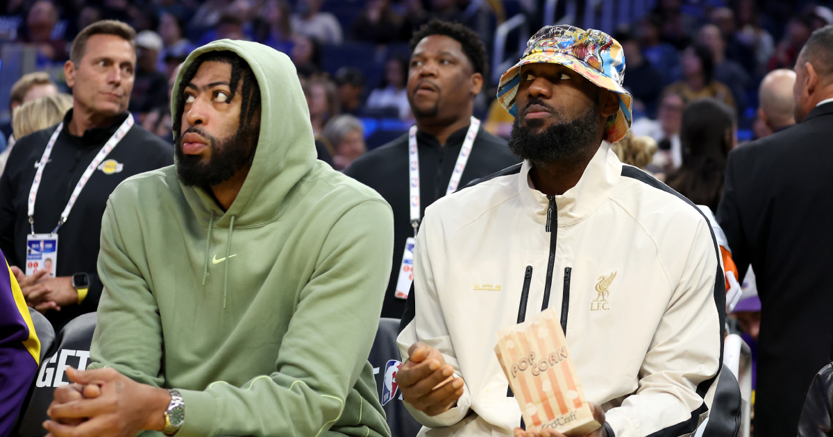 Join The King of NBA Twitter and OffBall for an NBA Tip Off Group Chat