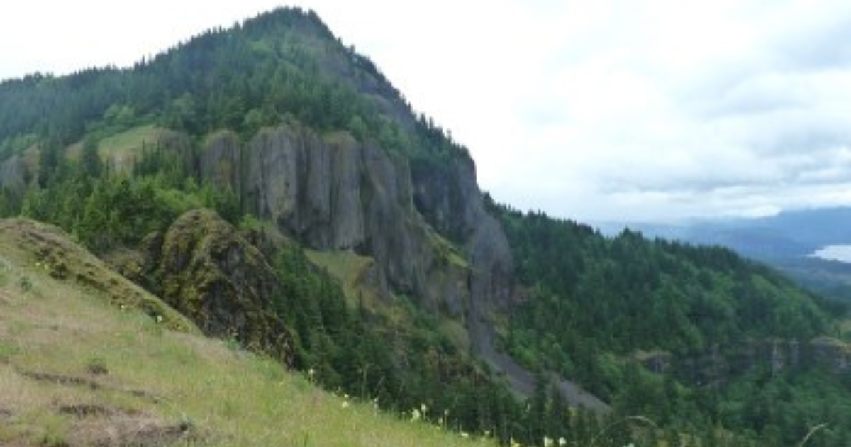 Hiking the Hamilton Mountain Loop