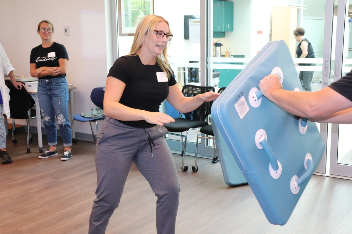 Can 'ukeru' and blocking pads help improve mental health in schools?