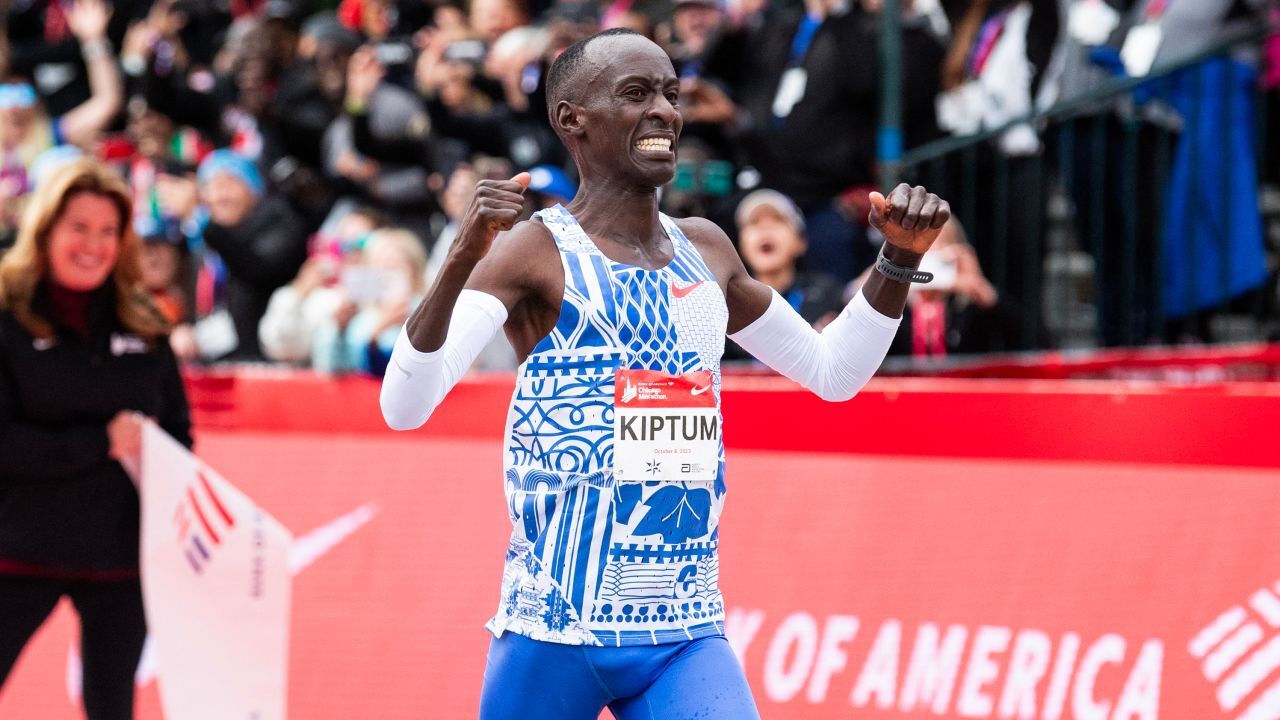 Kenya’s Kelvin Kiptum Shatters the Men’s Marathon World Record in Chicago