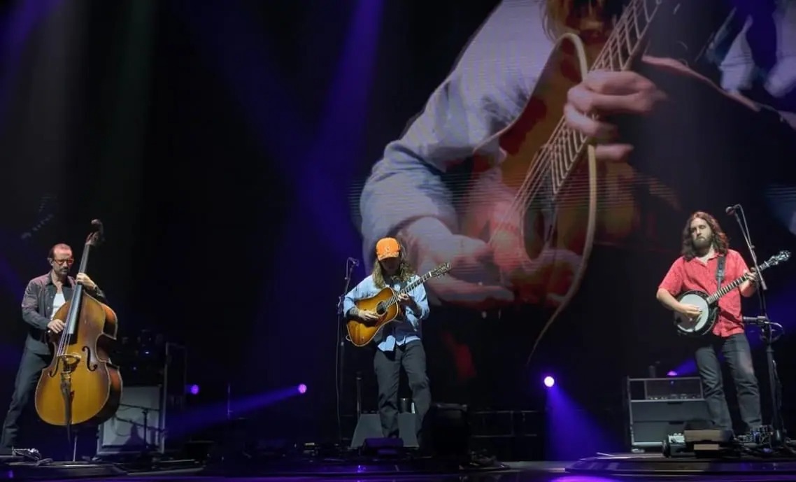 Billy Strings Busts Out “Tangled Up in Blue,” Widespread Panic Announce ...
