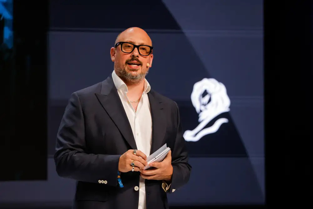 Alex Schultz explains how Facebook resurrects churned users