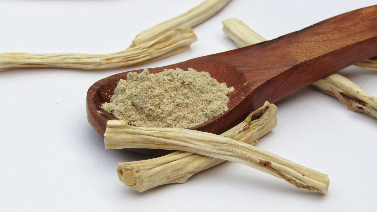 Shatavari Root Extract: A Natural Alternative for Menopause Symptom Re