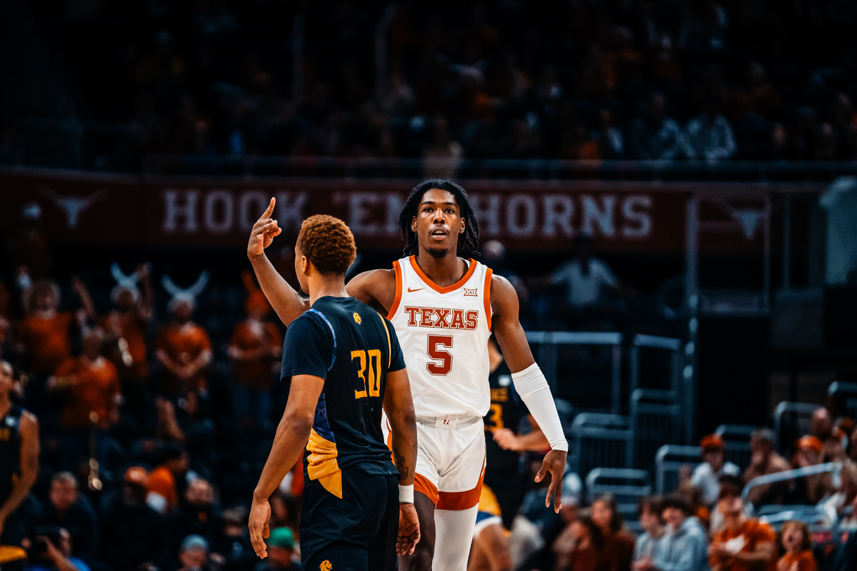 Carr shoots into record books