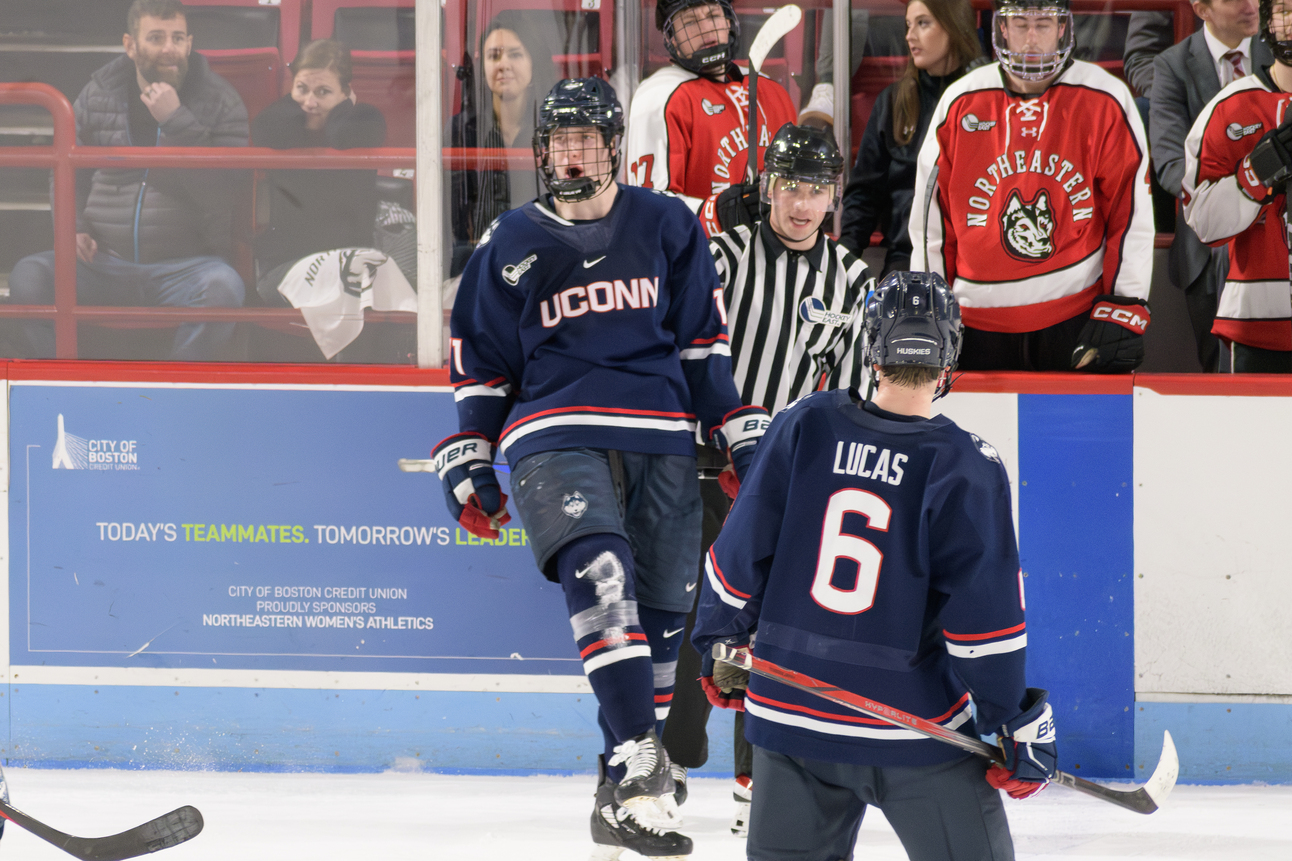 Matthew Wood breaks out of scoring slump to snap UConn out of losing skid