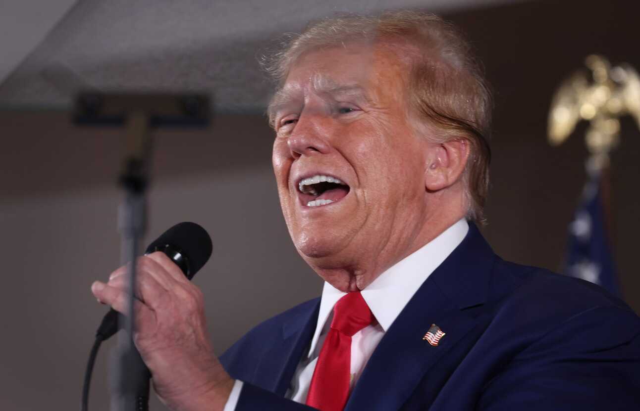 Donald Trump, America's Comic