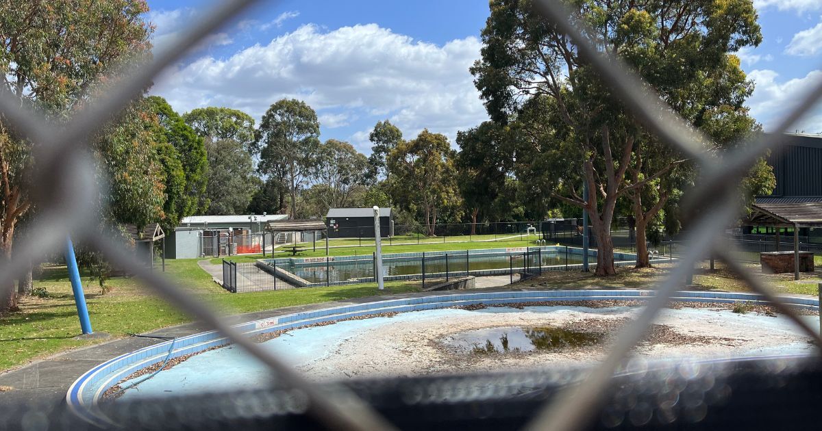 Empty, mouldy, and wasted: is the Knox Leisureworks outdoor pool a ...