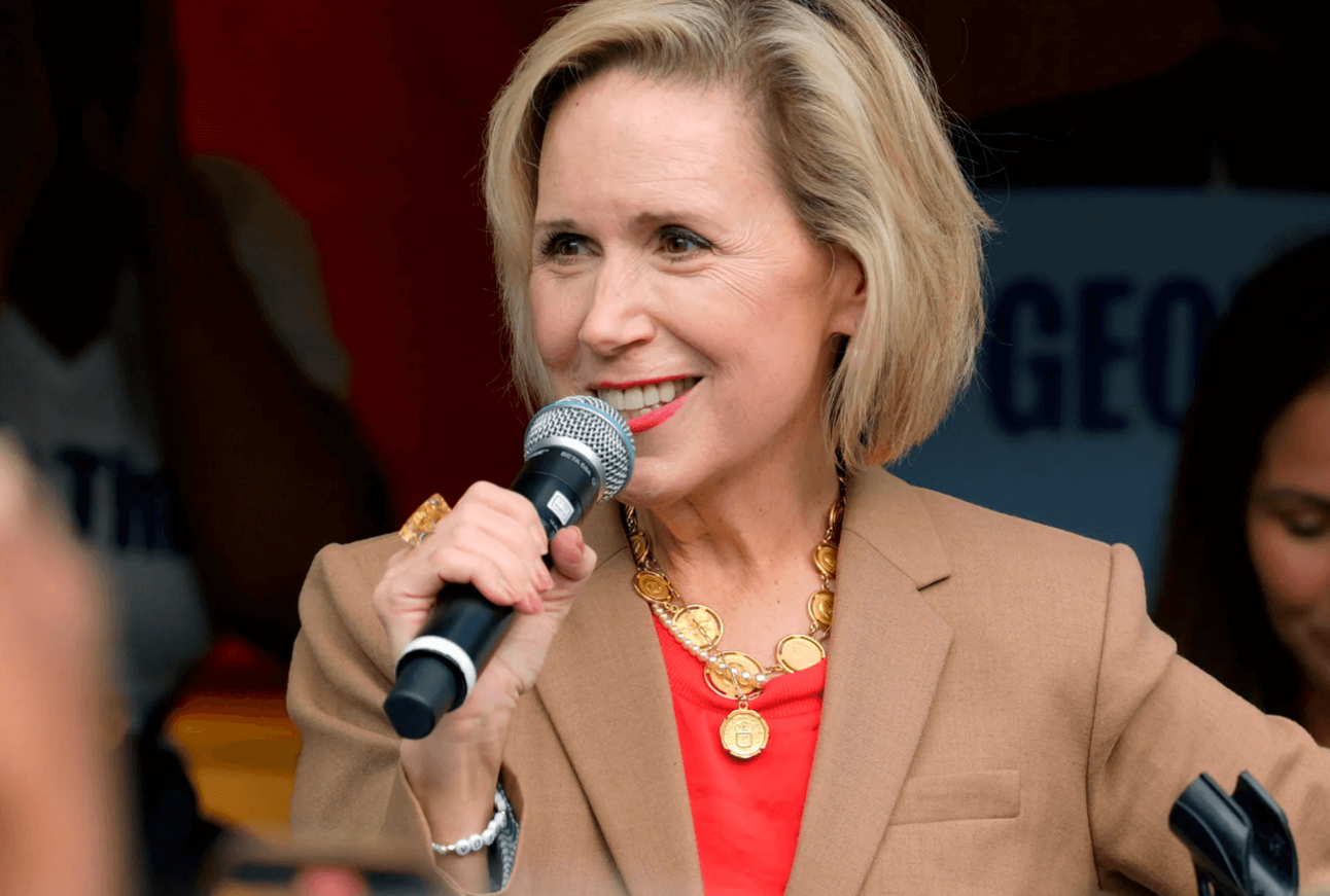 Gwen Walz Discussed Sexual Orientation With Students in the 90s ...