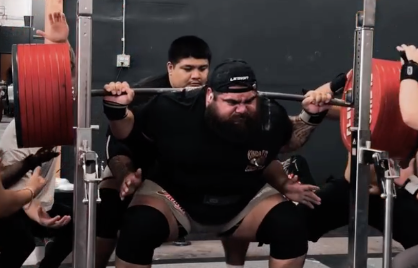🏋️ a powerlifter's 1,025-pound squat