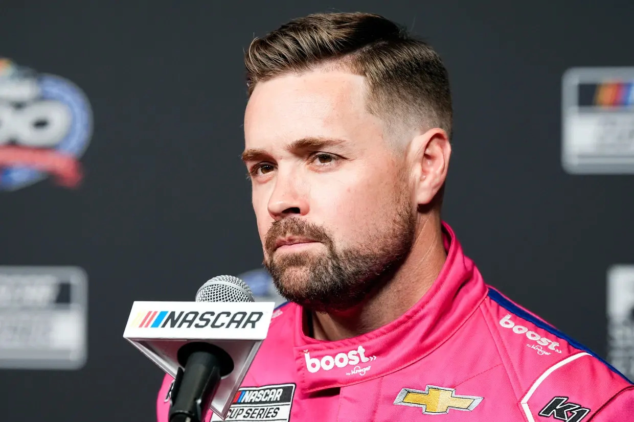 Round Two for Stenhouse Jr.!