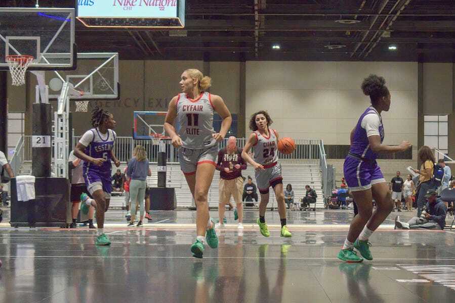 UConn makes list of finalists for 2024 F Justice Carlson