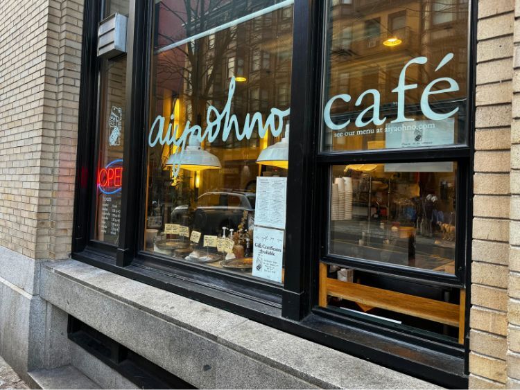 Review: Aiyaohno Cafe