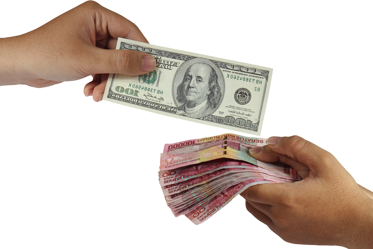 Should You Pay In Local Currency Or USD should-you-pay-in-local-currency-or-usd