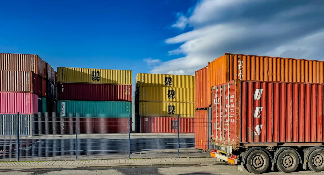Recession odds fall despite global risks