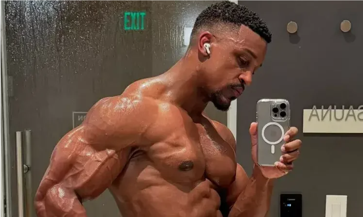 This Fitness Influencer’s Morning Routine Has the Internet Divided 🧊💦