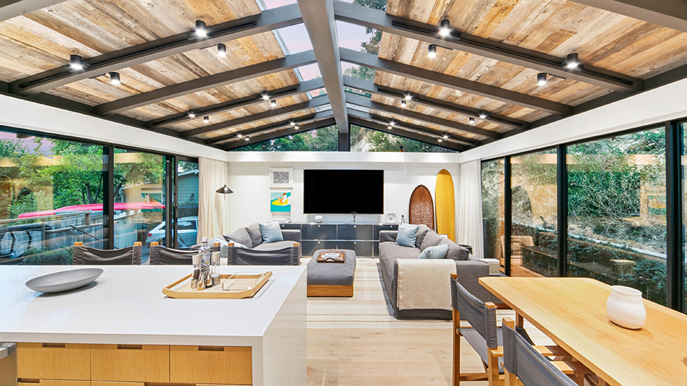 🏠 These A-list Celebs Live in a Trailer Park