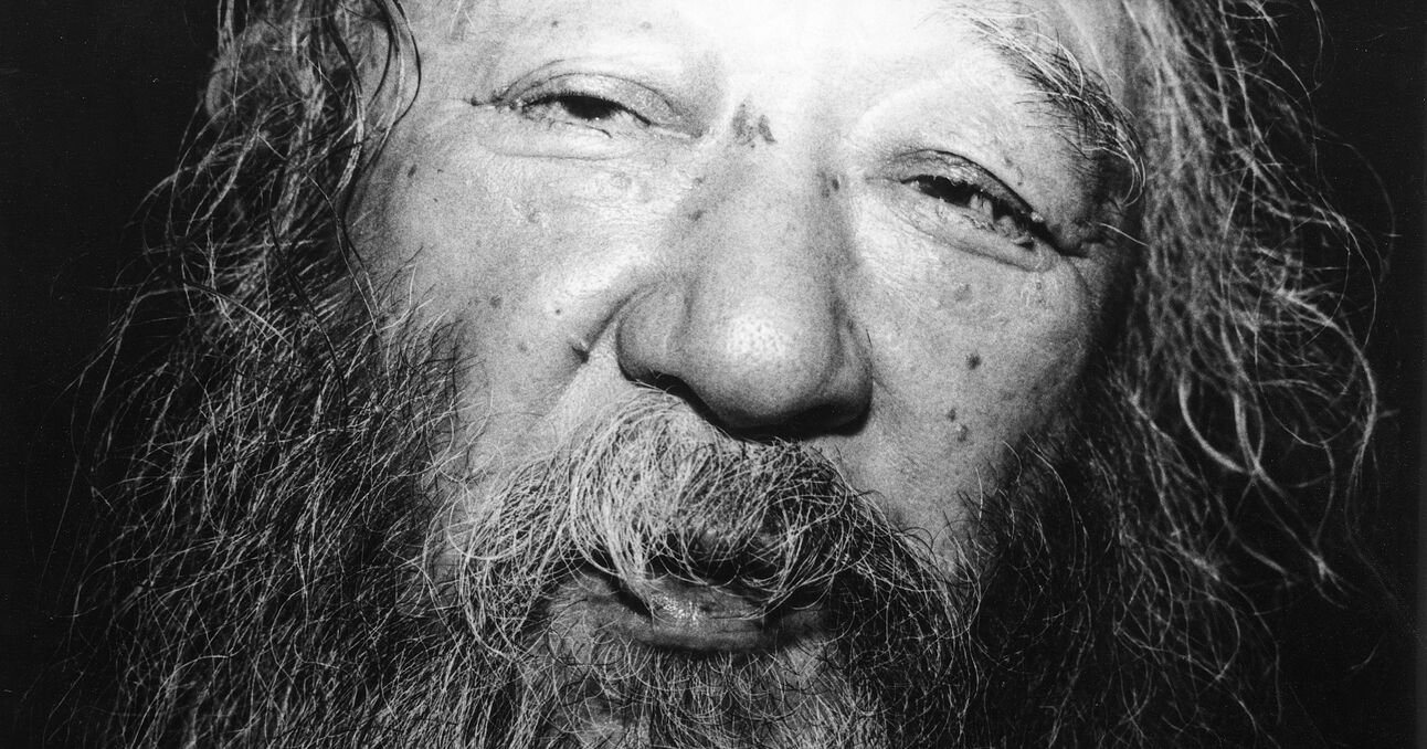 can you take photos of strangers