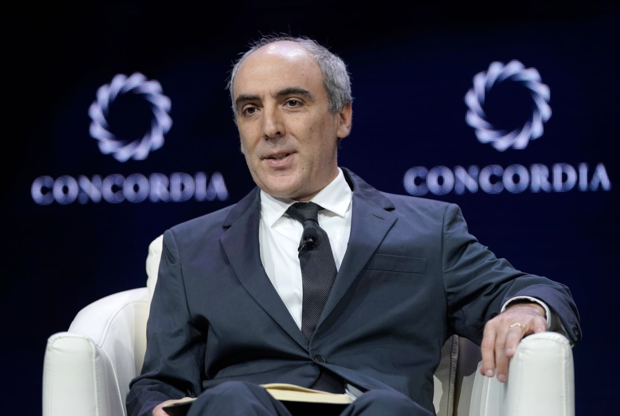 Simon & Sheikh-ster?